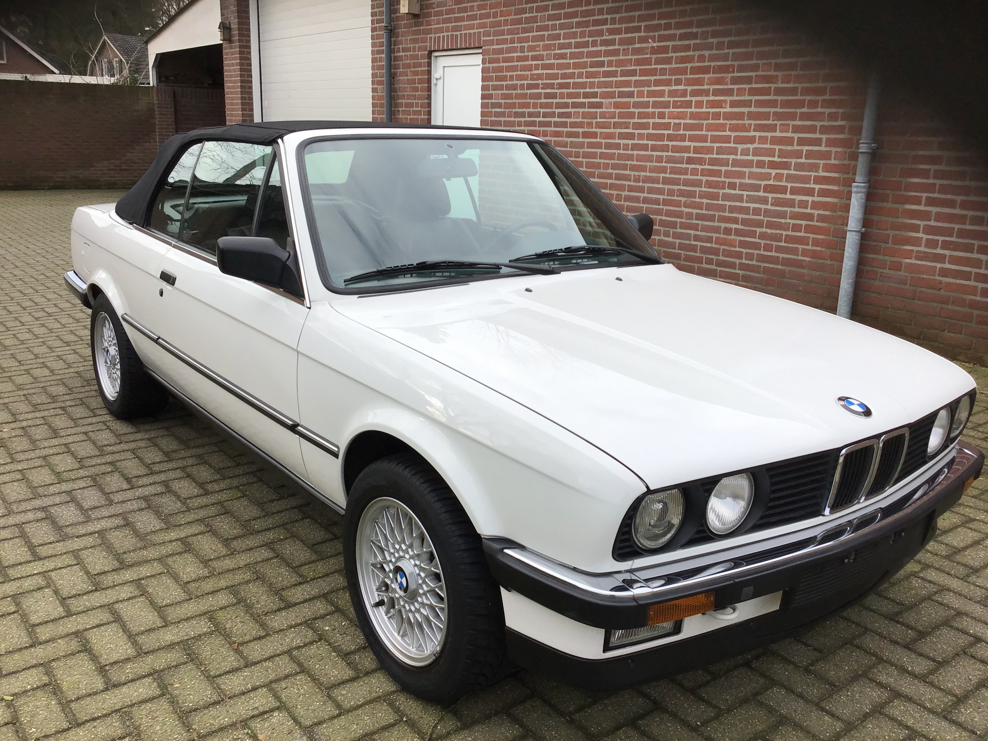 BMW-e30-320i-kopen in Mill